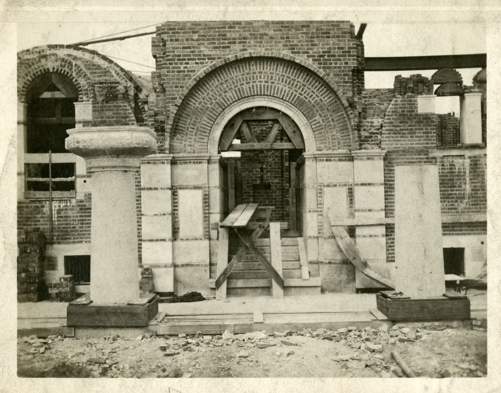 Lovett Hall, Entrance 1 | Rice History Corner